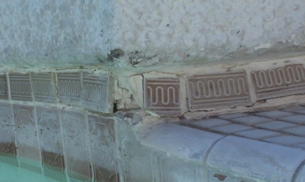 Common Signs Of A Leaking Pool | Leak Tools – Blog